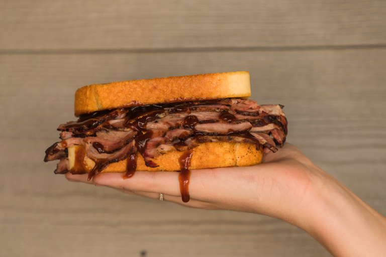 20180514-Sliced-Pork-Sandwich-Garlic-Bread - Sonny's BBQ